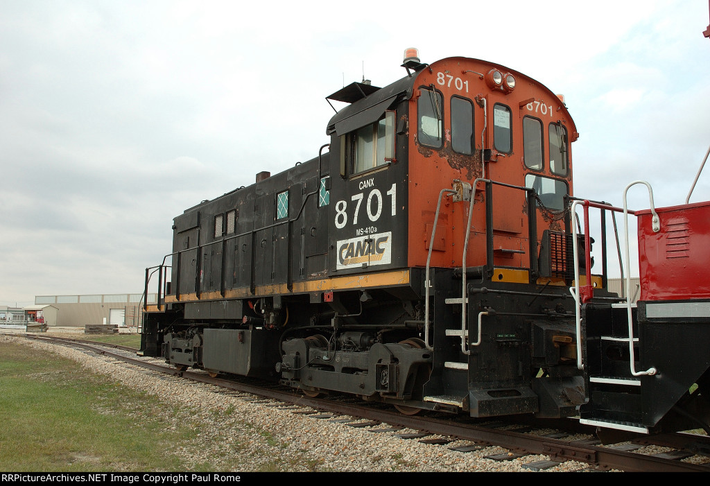 CANX 8701, BJRY 8701, MLW S13, ex-CN 8607, working the Rochelle Industrial Park